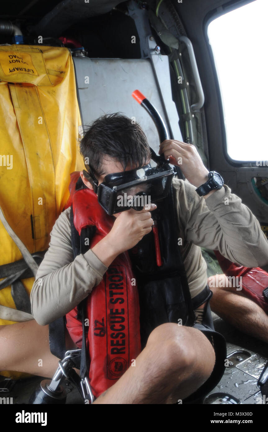 130817-N-RX668-396 by USS NIMITZ (CVN 68 Stock Photo - Alamy