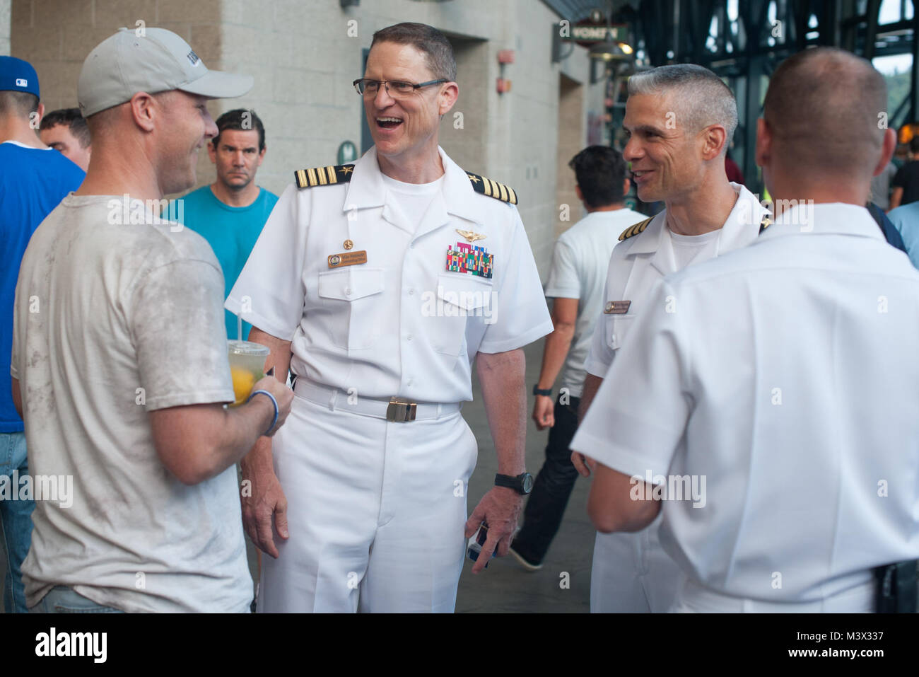 130822-N-TC437-100 BREMERTON, Wash. (Aug. 22, 2013) – Commanding ...