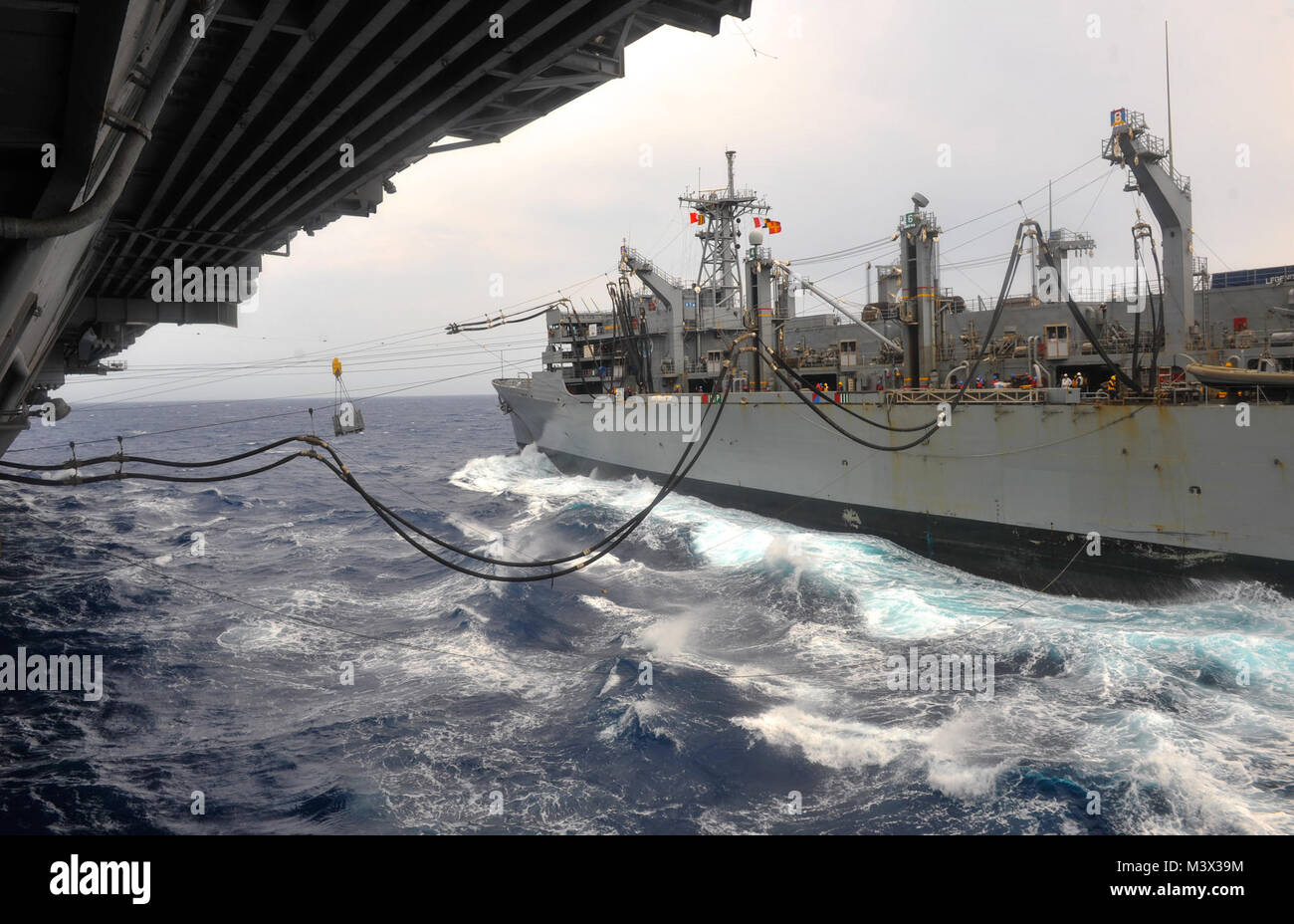 RED SEA (Sept. 9, 2013) - The Military Sealift Command fast combat ...