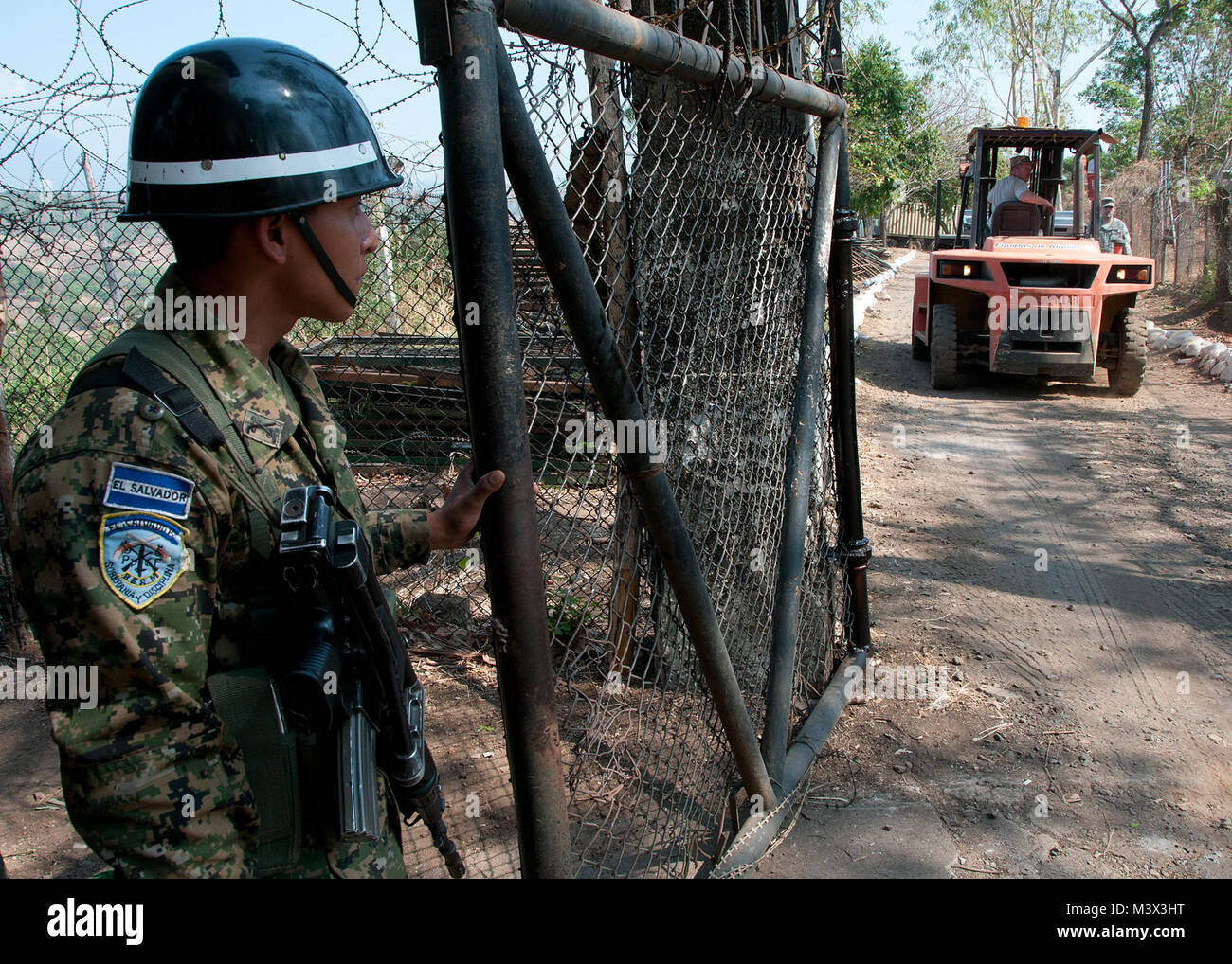 New gate exercise yard hi-res stock photography and images - Alamy