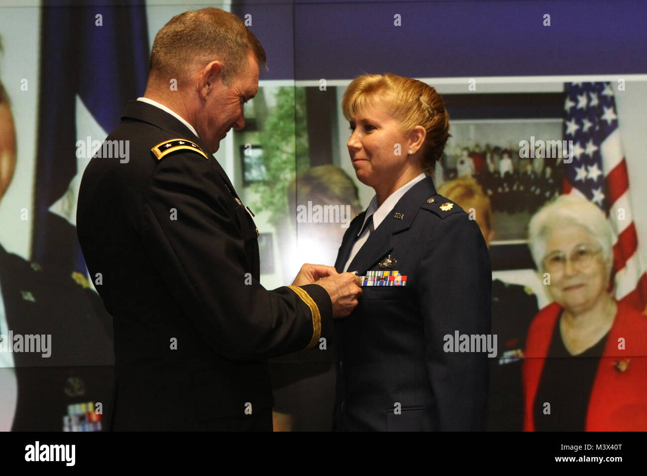U s air force airmans medal hi-res stock photography and images - Alamy