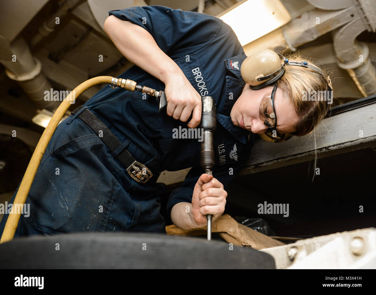 U.S. 5TH FLEET AREA OF RESPONSIBILITY (Sept. 25, 2013) Aviation ...