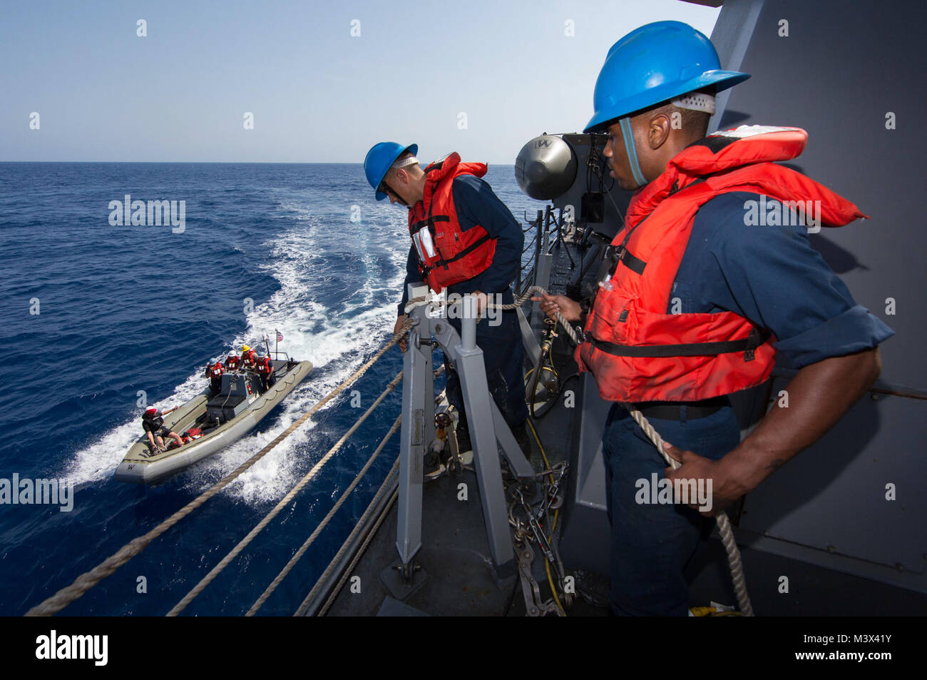 131002-N-PW661-032 U.S. 5TH FLEET AREA OF RESPONSIBILITY (Oct. 2, 2013 ...