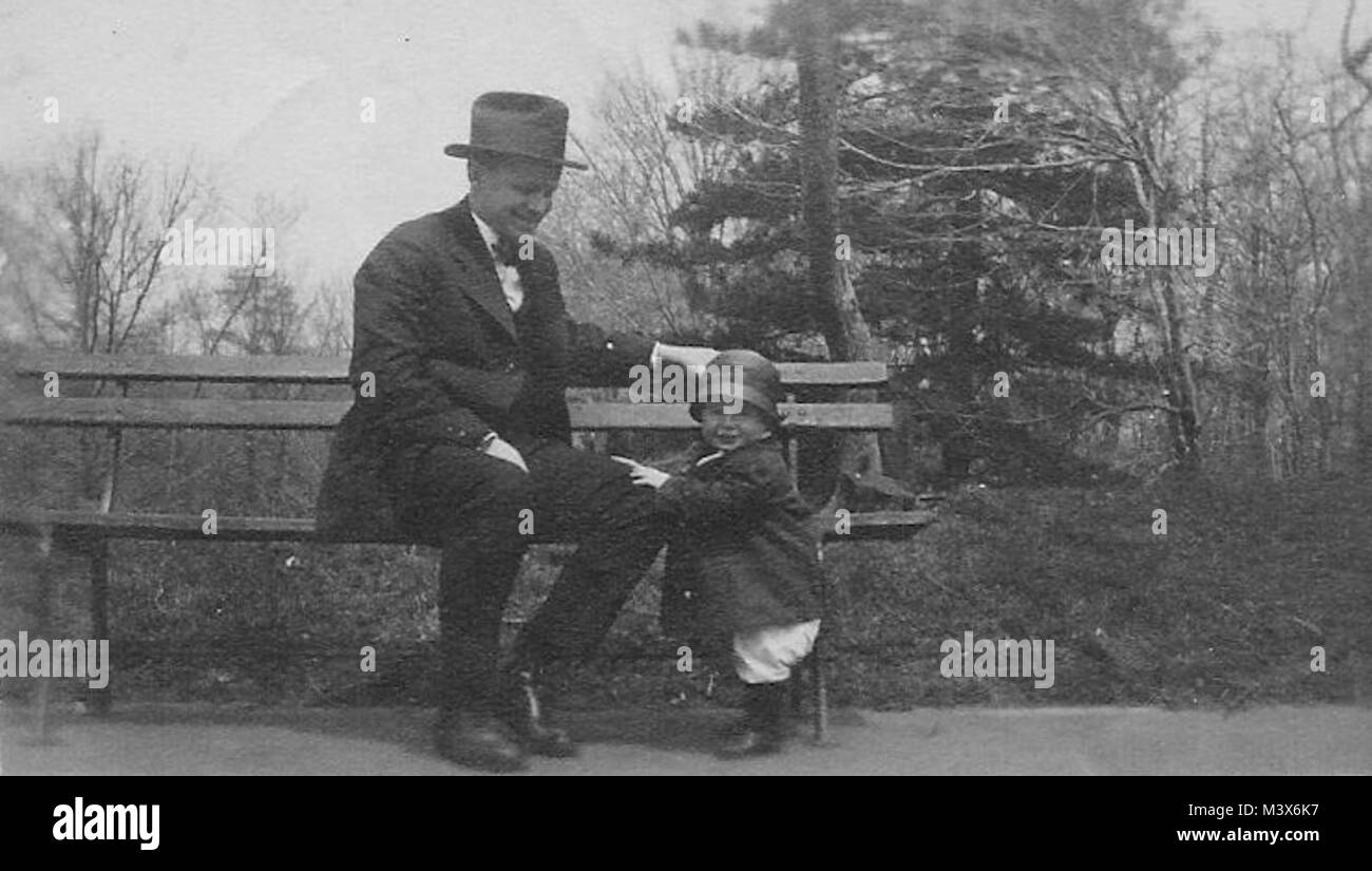 Chester nimitz lay hi-res stock photography and images - Alamy