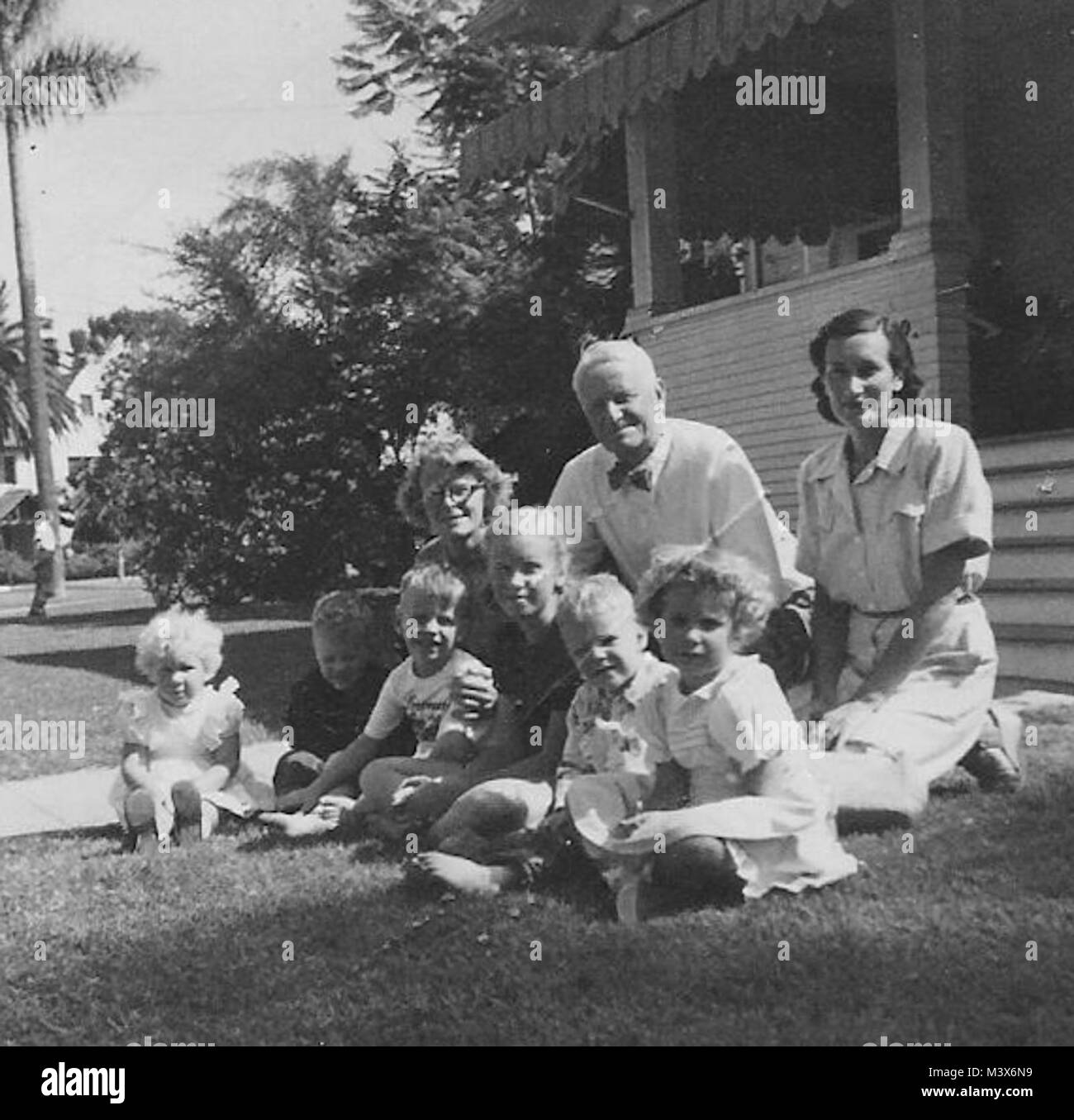 Chester Nimitz's grandchildren in front row: Sarah Nimitz, Chet Lay ...