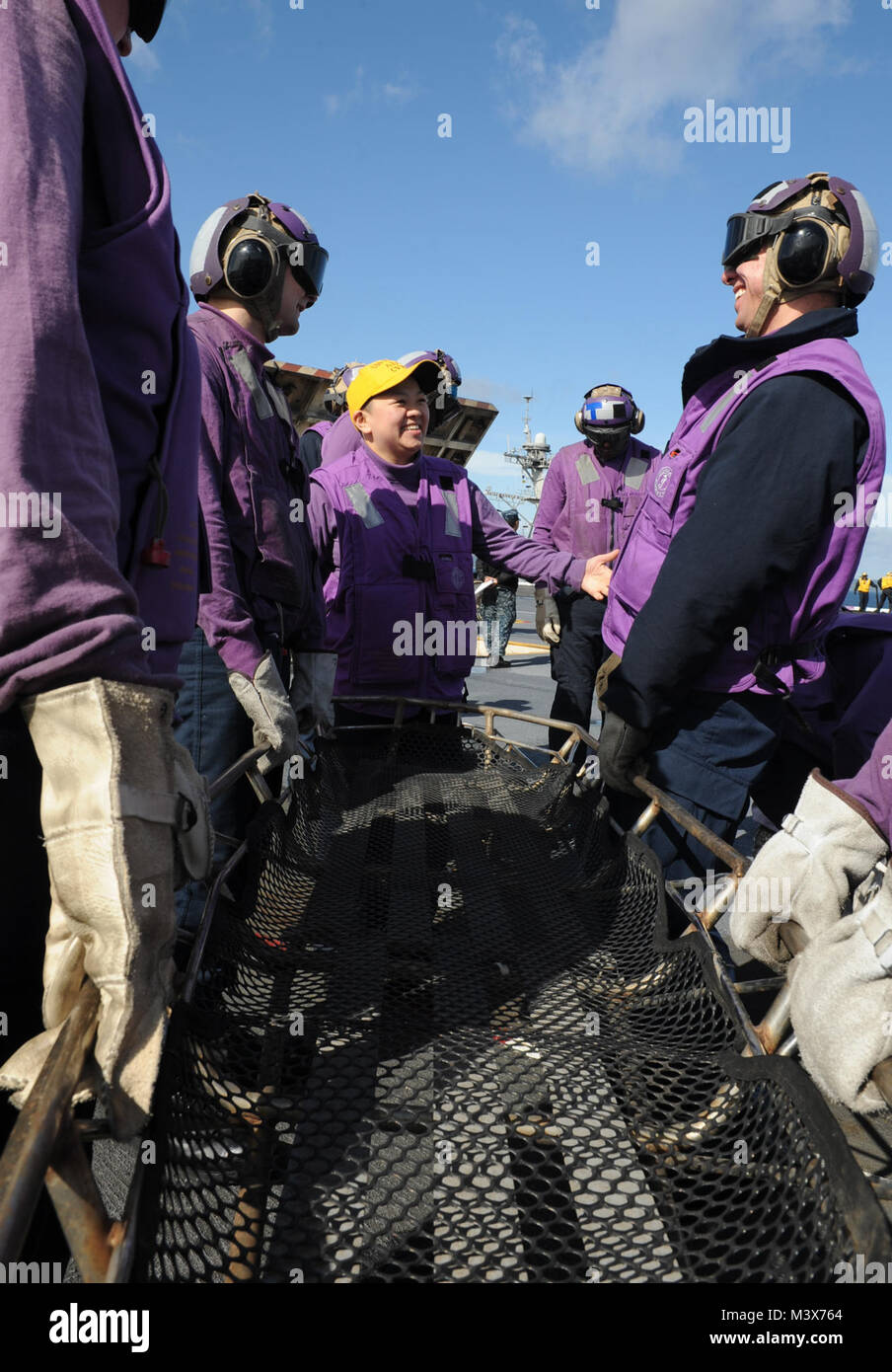 EVERETT, Wash. (April 24, 2014)- Aviation Boatswain’s Mate (Fuels) 1st ...