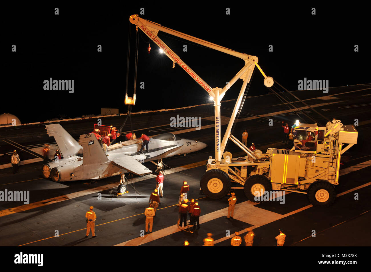 Flight deck mobile crane hi-res stock photography and images - Alamy