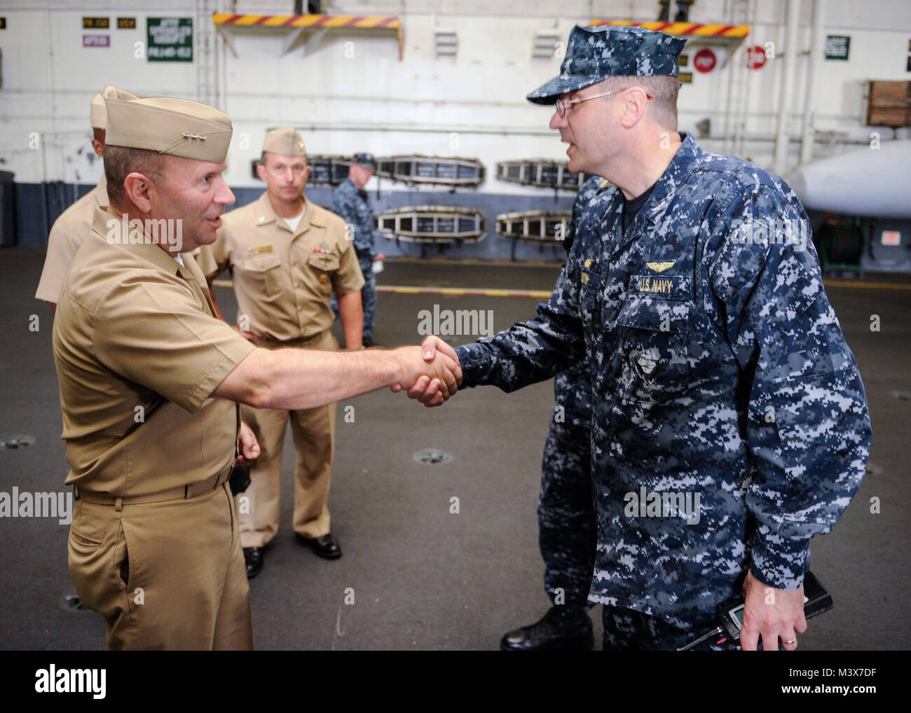 Everett, Wash. (May 15, 2014) Vice Adm. Kenneth E. Floyd, left ...