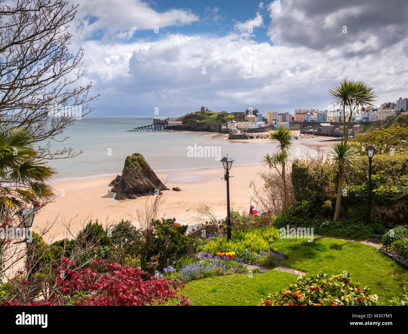 Goscar rock tenby hi-res stock photography and images - Alamy