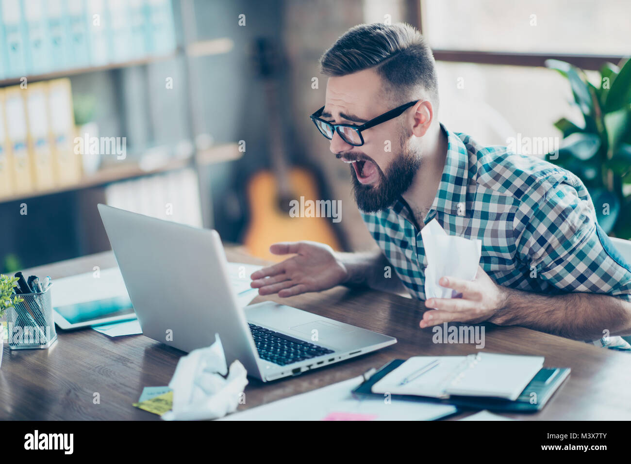 Oh no! It's unbeliveable! Angry frustrated tired unhappy surprised ...