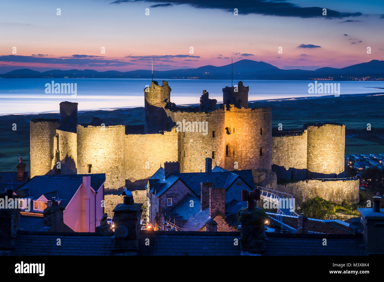 Harlech castle hi-res stock photography and images - Alamy