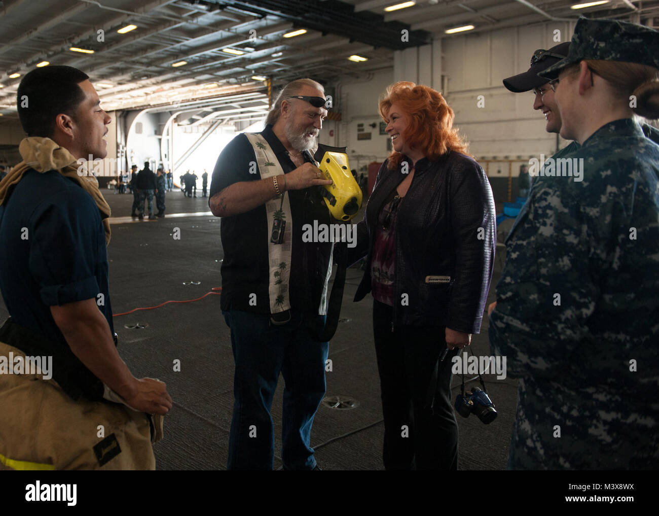 Navy firefighters thermal imager hi-res stock photography and images ...