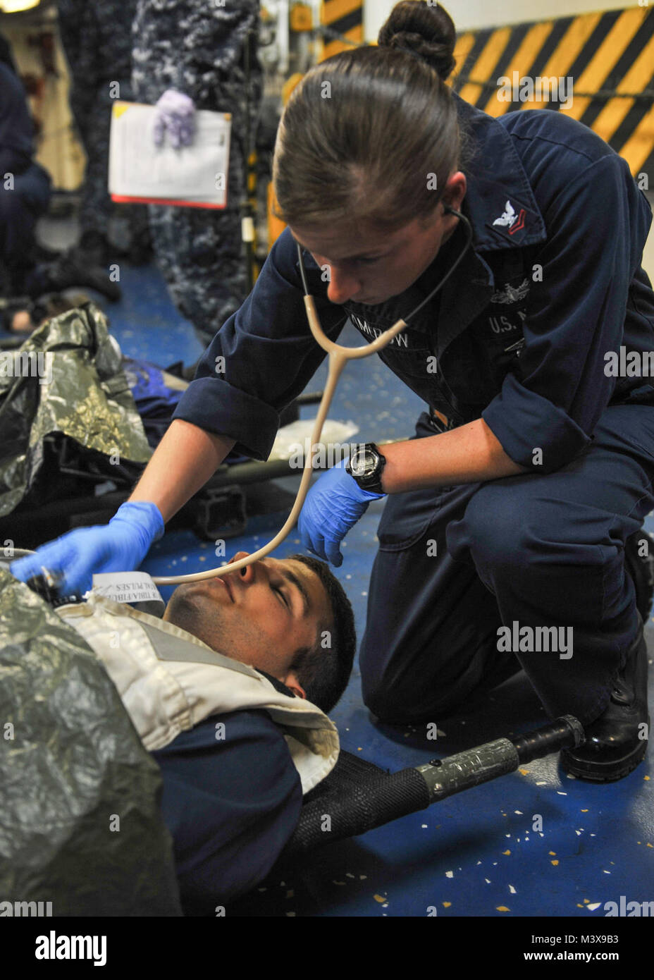 PACIFIC OCEAN (Sept. 06, 2014) Hospital Corpsman 2nd Class Amanda ...