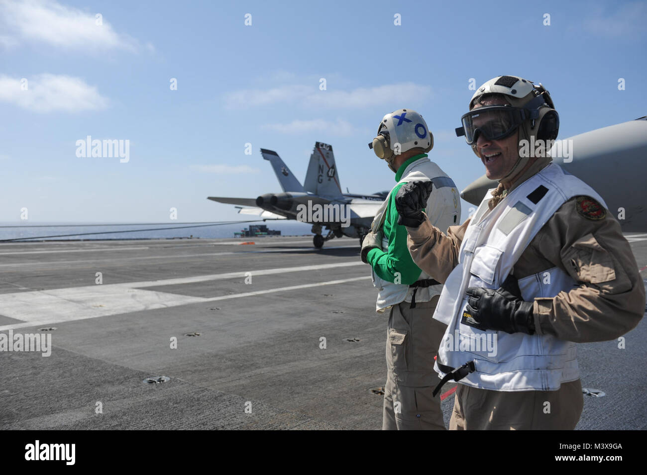 PACIFIC OCEAN (Sept. 11, 2014) Maj. Gen. Michael Rocco, right ...