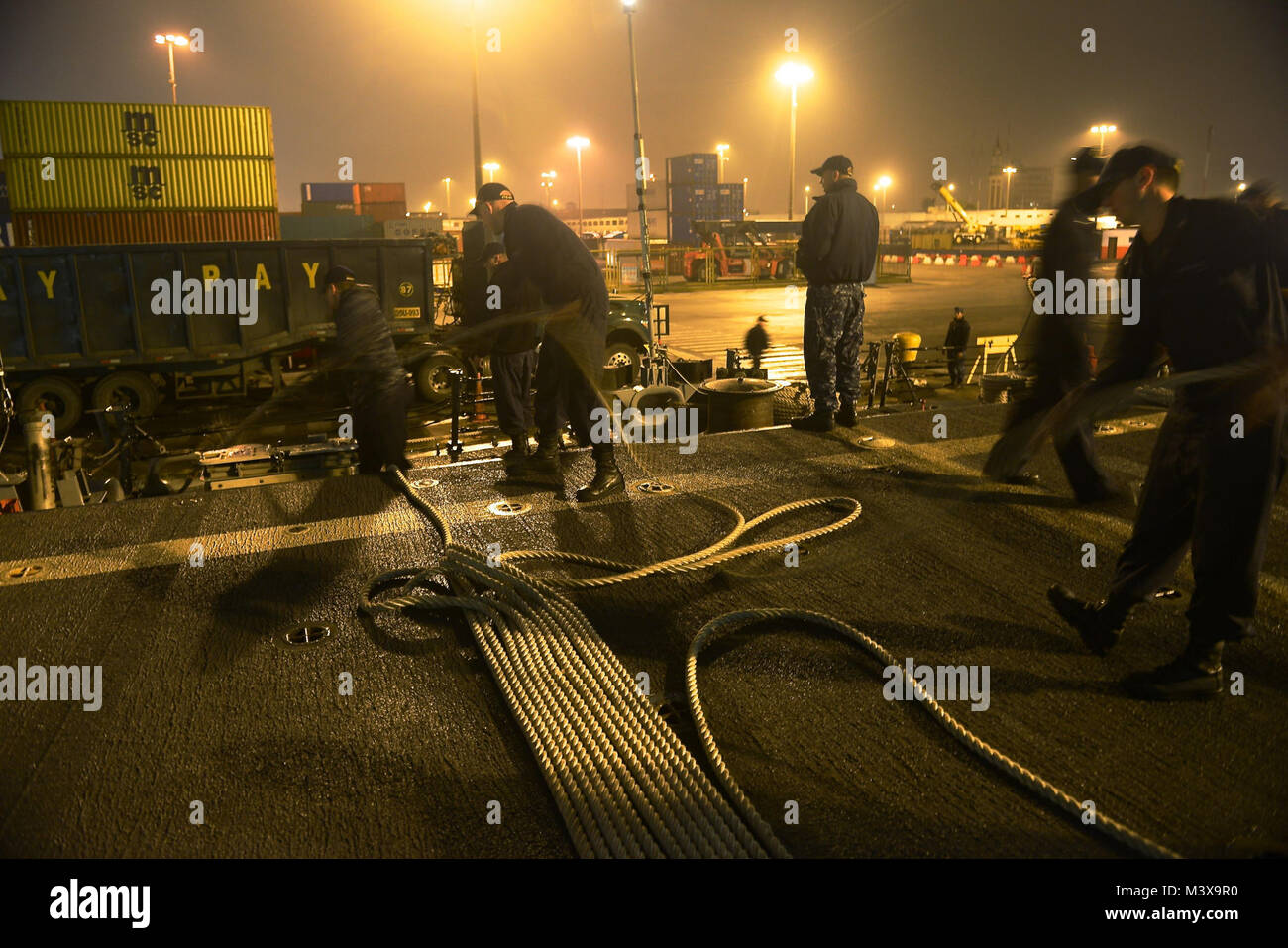 CALLAO Peru, (Sept. 16, 2014) – USS Ingraham (FFG 61) Sailors heave ...
