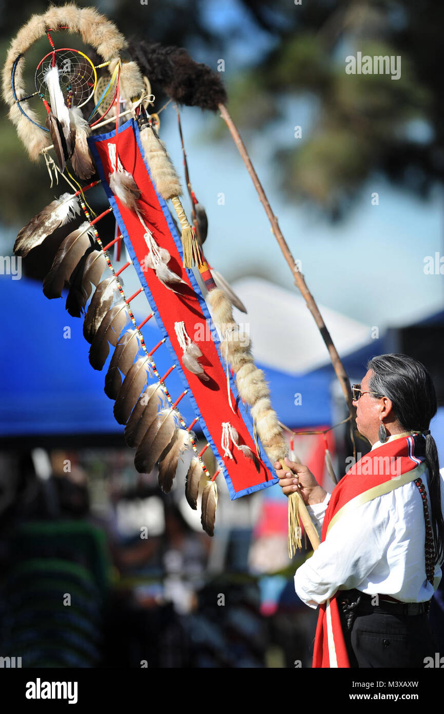 141108-D-FW736-052 -- Native Americans from various tribes display ...