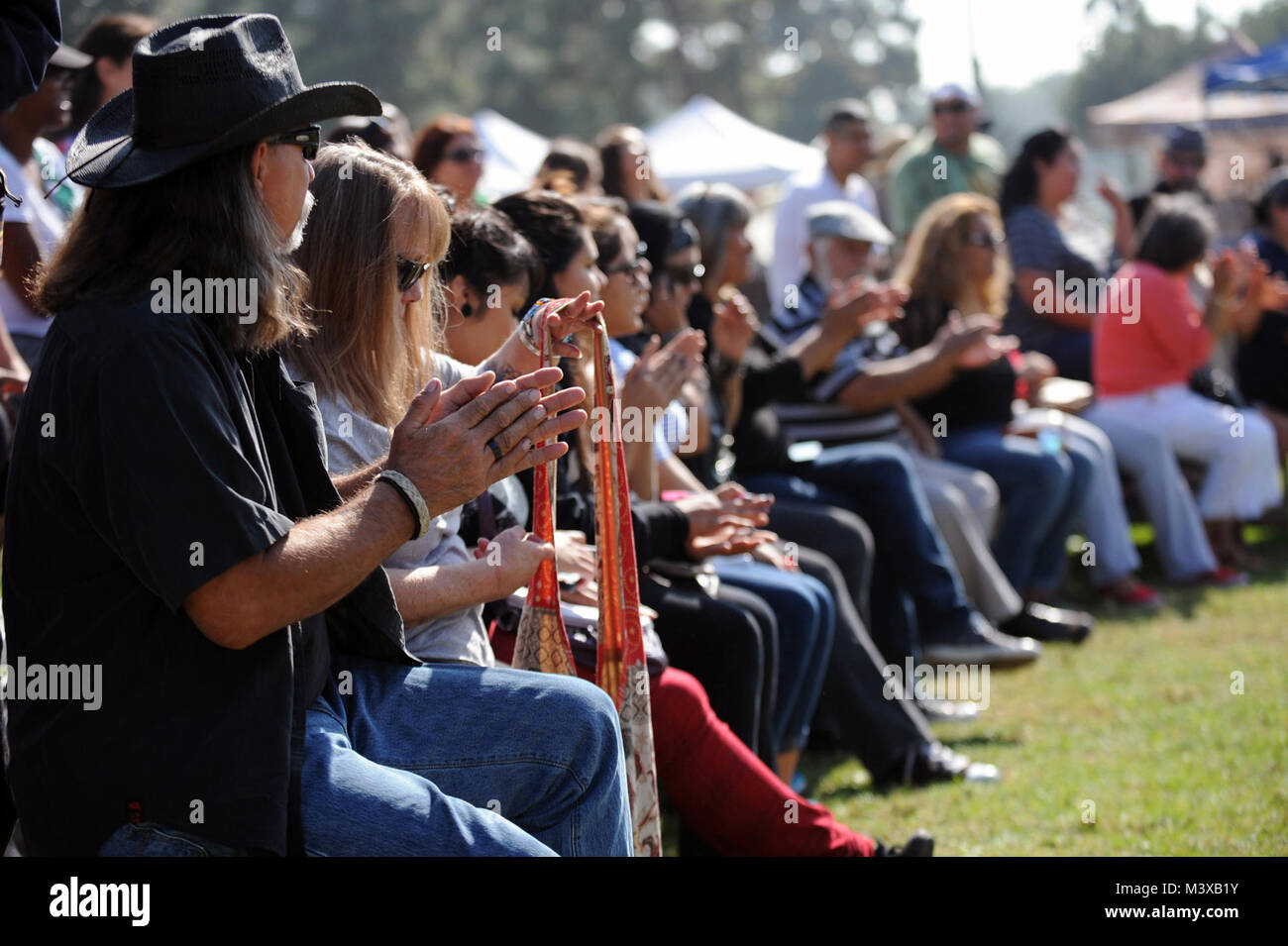 Native american gourd dance hi-res stock photography and images - Alamy