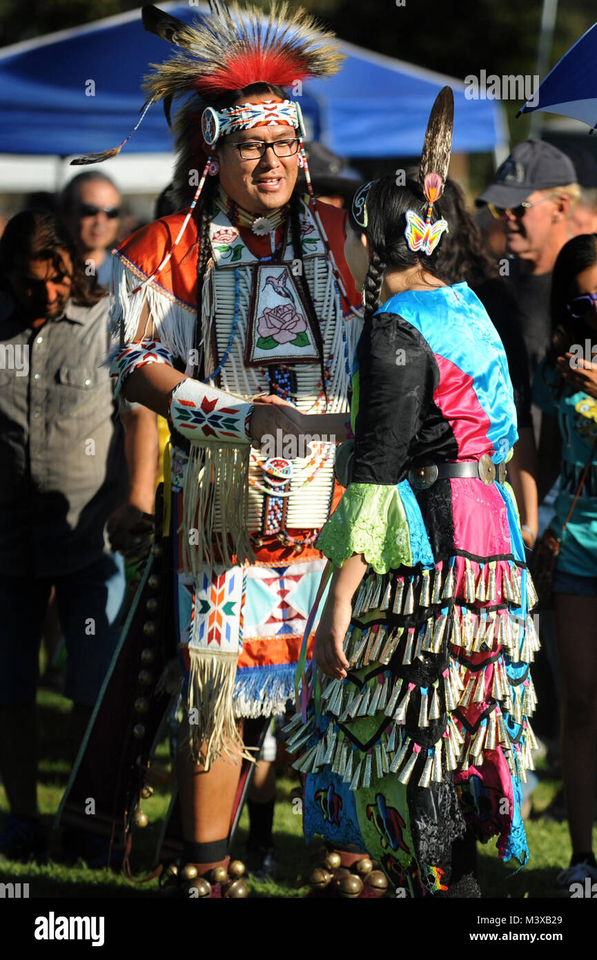 141108-D-FW736-057 -- Native Americans from various tribes display ...