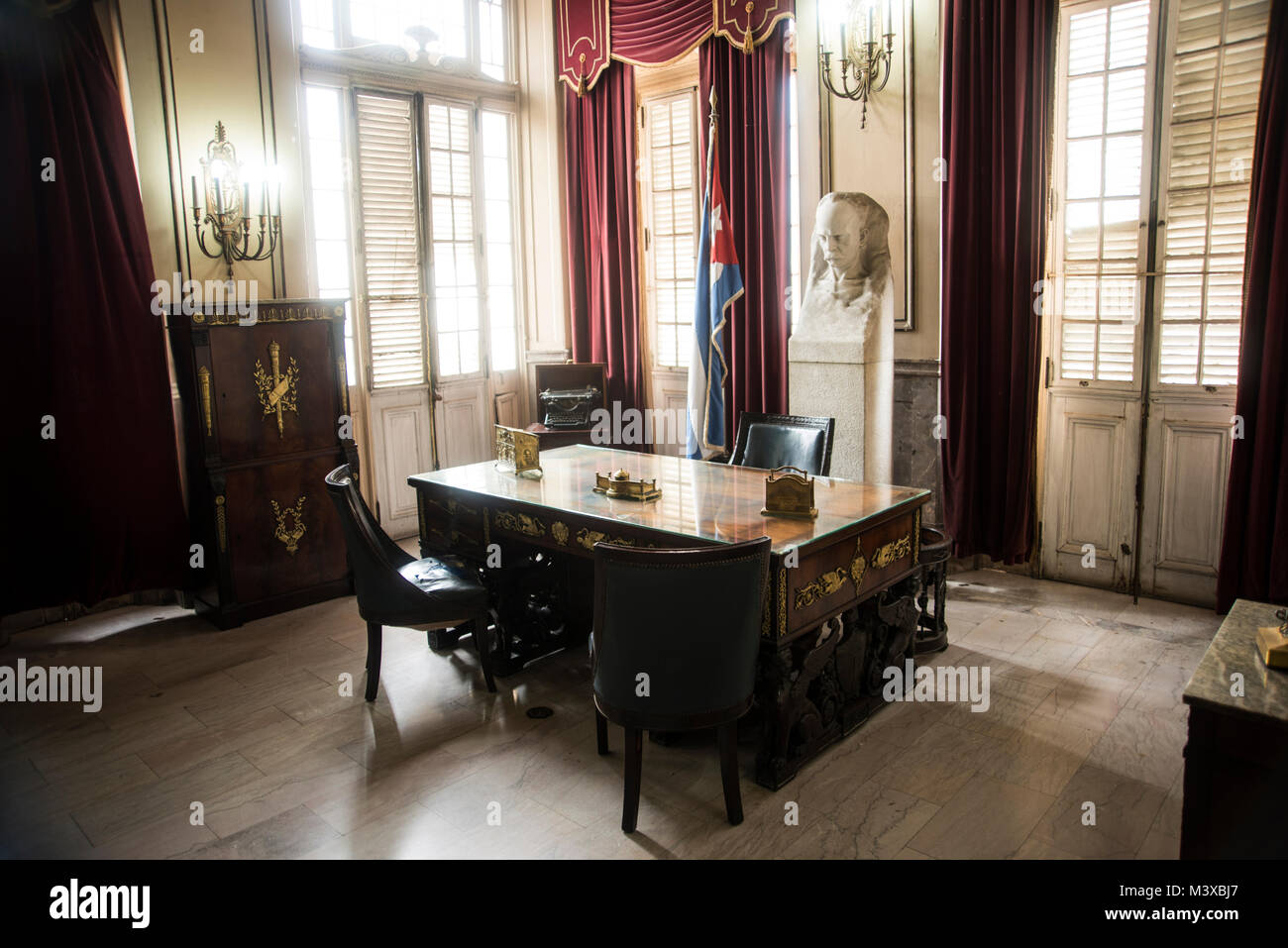 Main office of the Presidential Palace of Cuba until 1959 Stock Photo ...