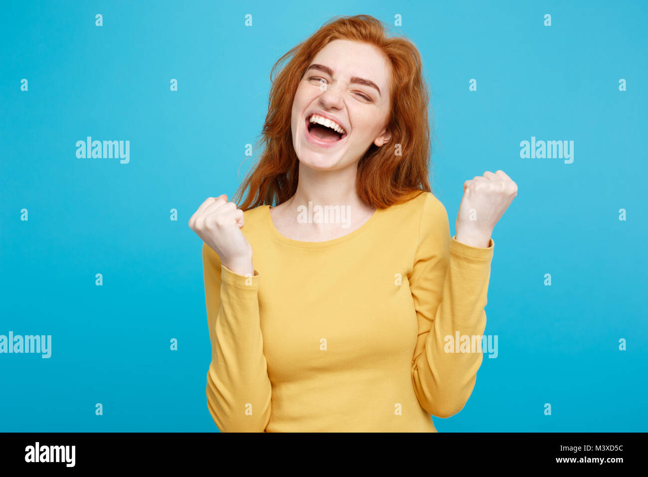 Lifestyle concept - Portrait of cheerful happy ginger red hair girl ...