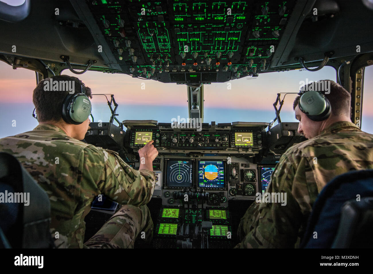U s airforce pilot in cockpit hi-res stock photography and images - Alamy