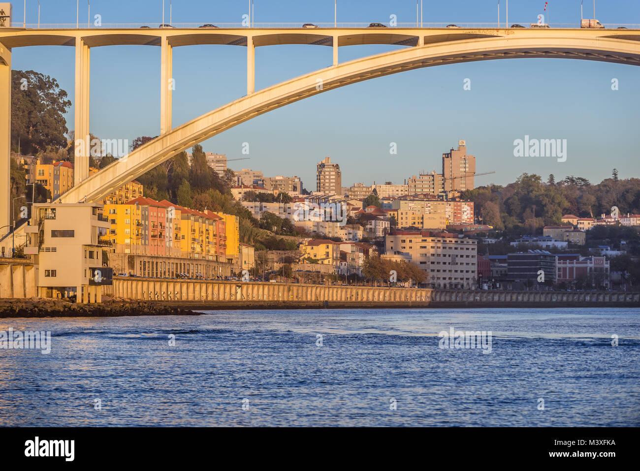 Ponte de arrabida bridge hi-res stock photography and images - Alamy