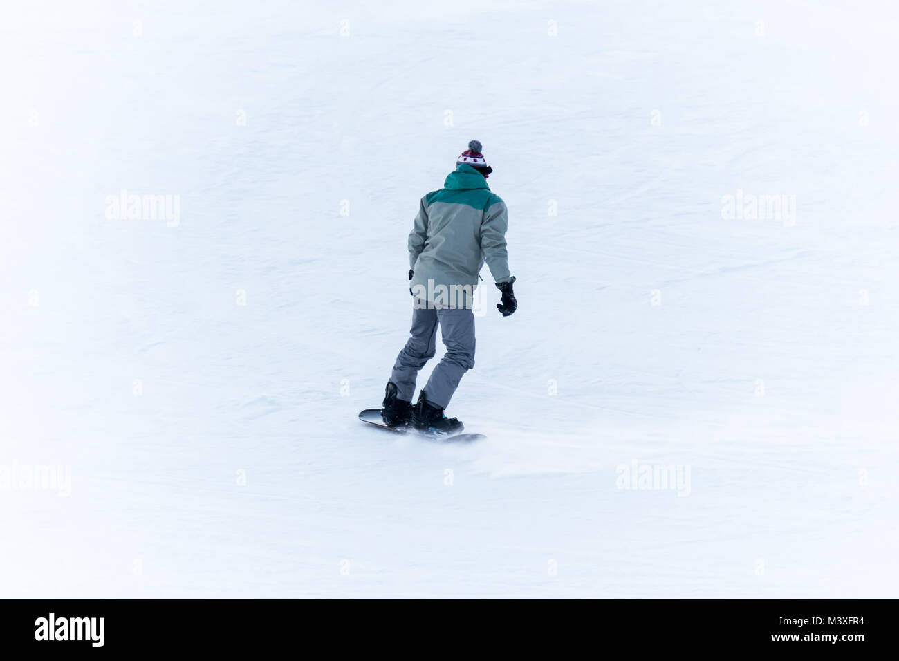 Snowboarder back view hi-res stock photography and images - Alamy