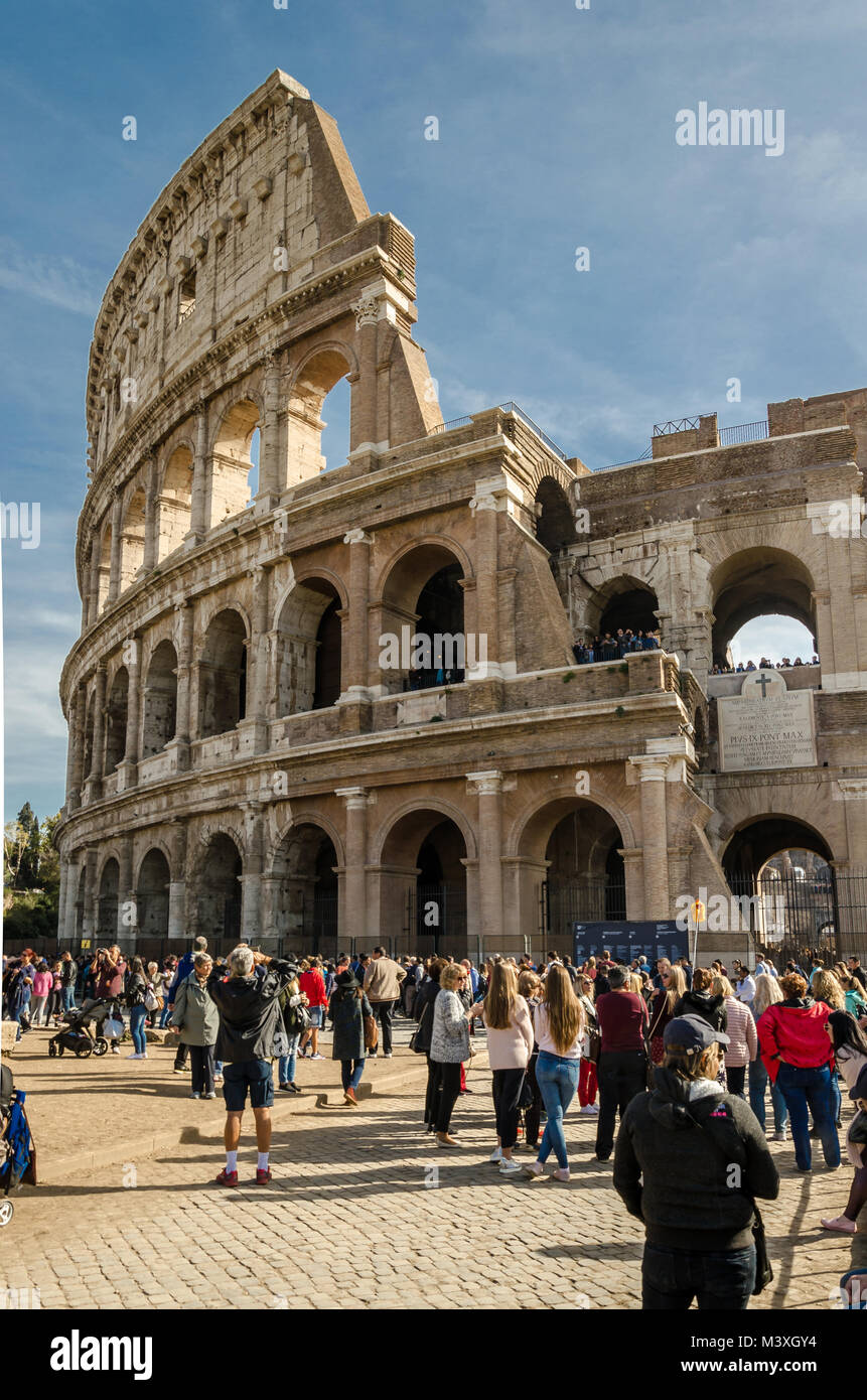 Colosseum full view hi-res stock photography and images - Alamy