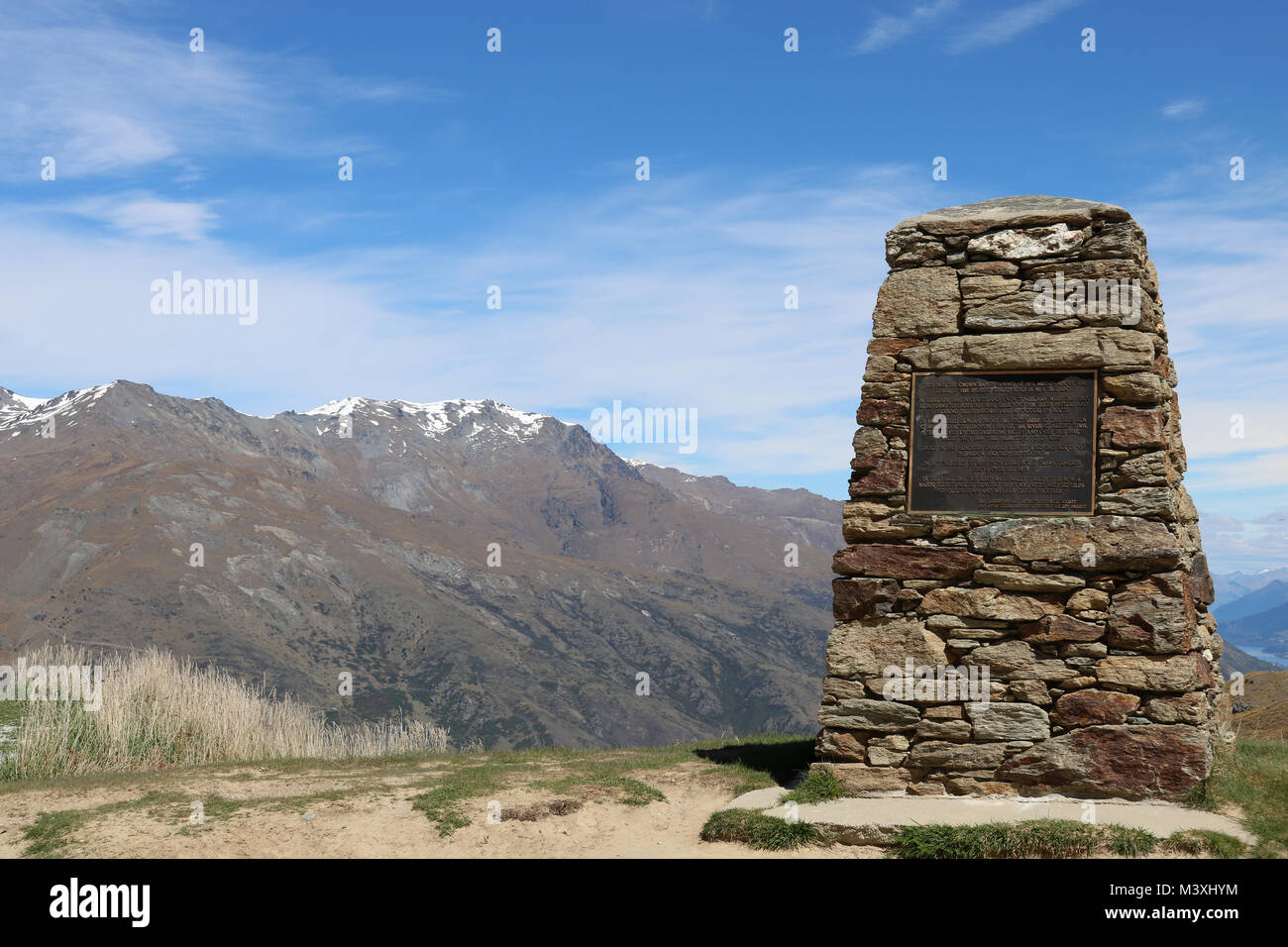 Crown range road hi-res stock photography and images - Alamy