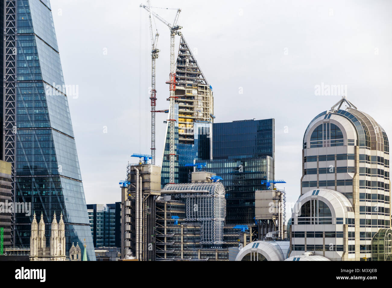 City of London property skyline: the Scalpel under construction near ...