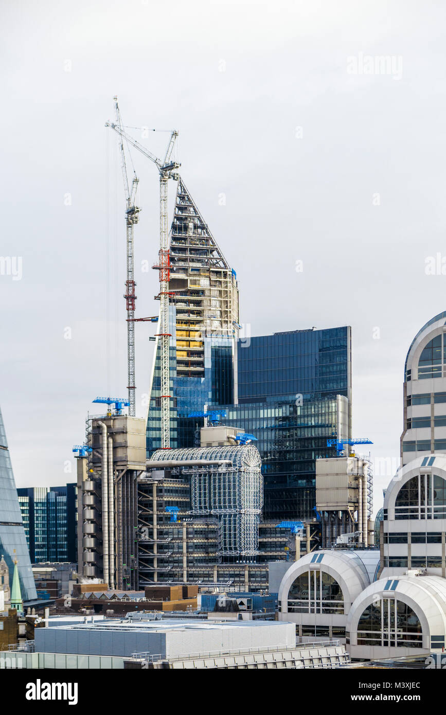 Lloyds of london building construction hi-res stock photography and ...