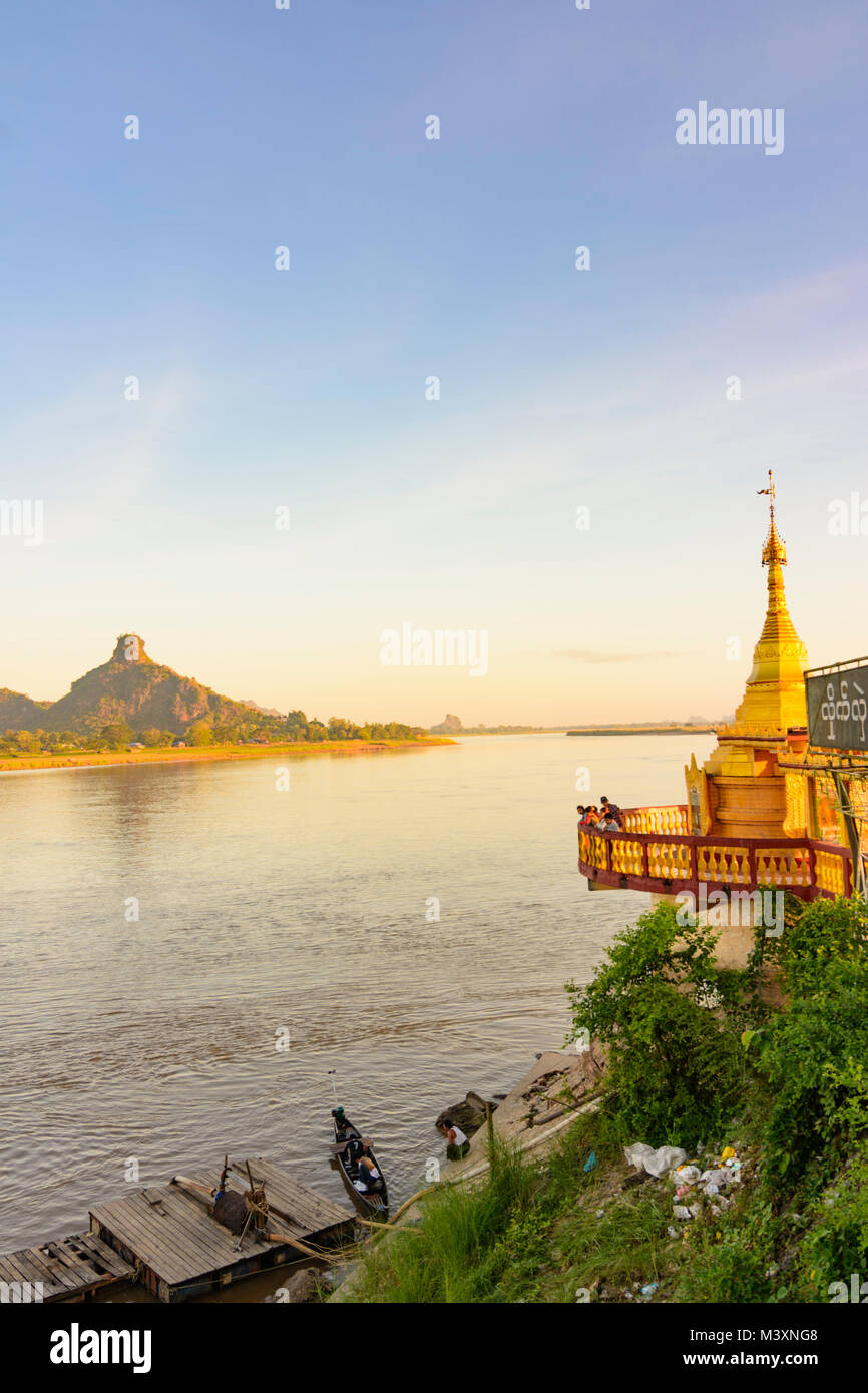 Hpa-An: Thanlwin (Salween) River, Shweyinhmyaw Paya temple pagoda ...