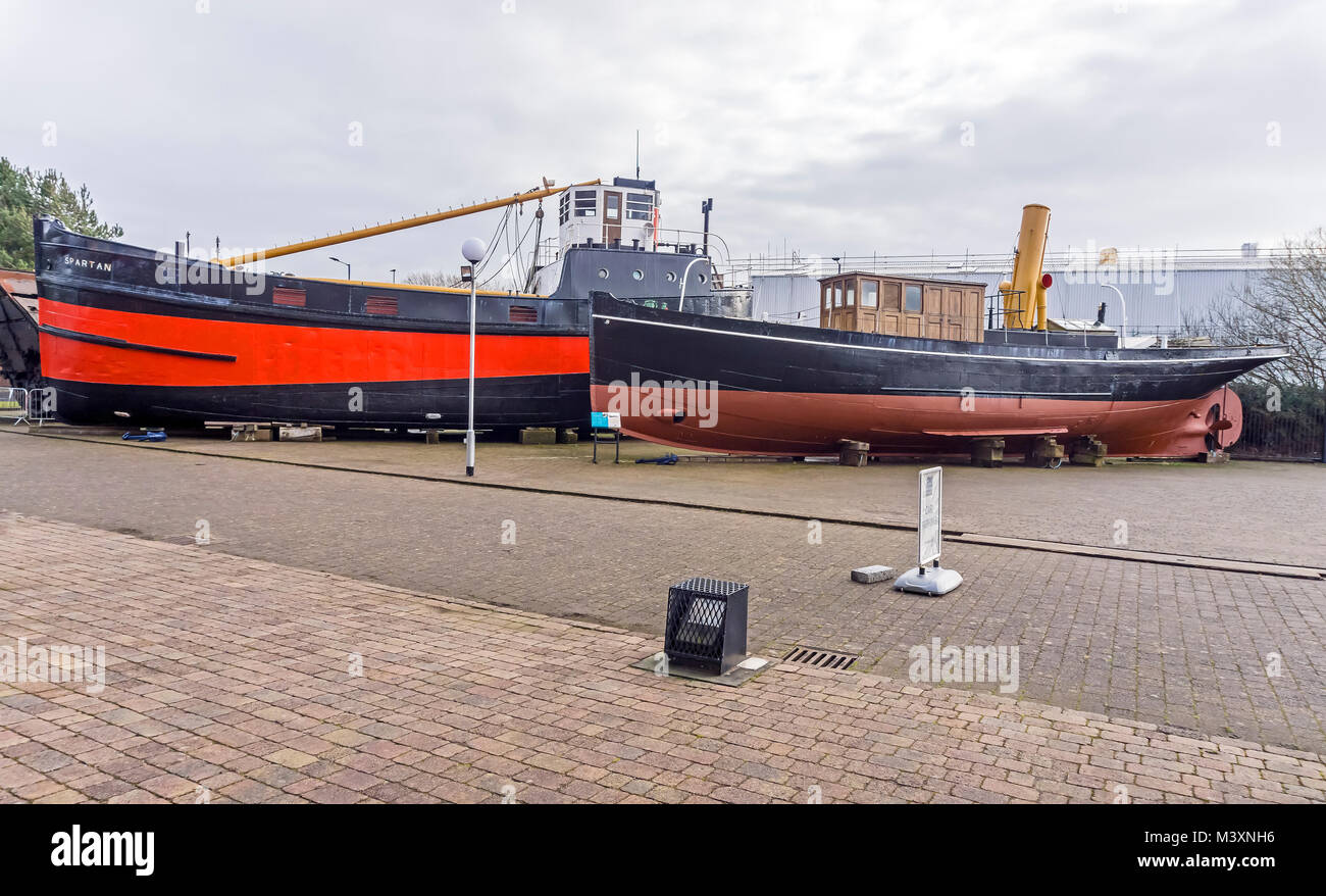 Puffer MV Spartan and Steam Yacht SY Carola at Scottish Maritime Museum ...