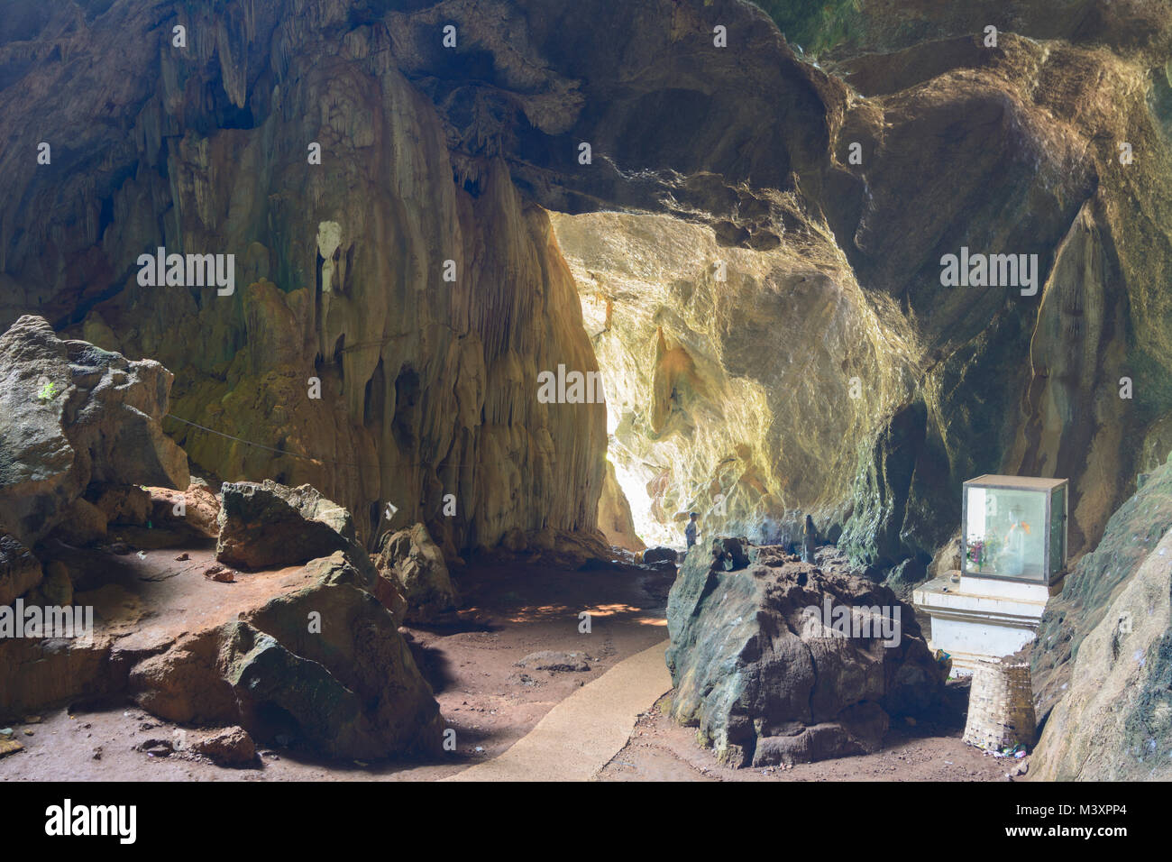 Saddan cave hpa an hi-res stock photography and images - Alamy