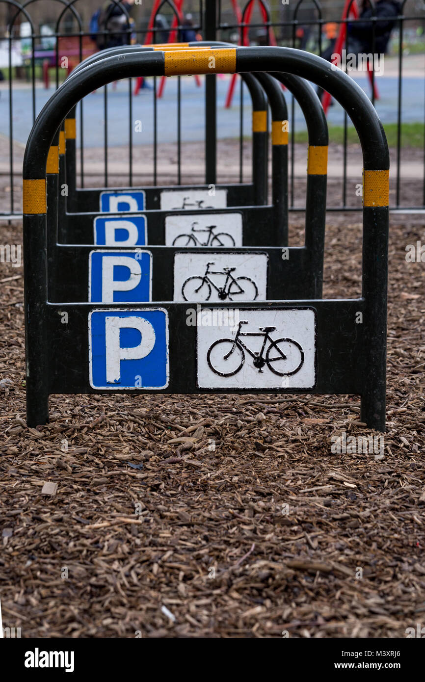 Secure cycle parking hi-res stock photography and images - Alamy