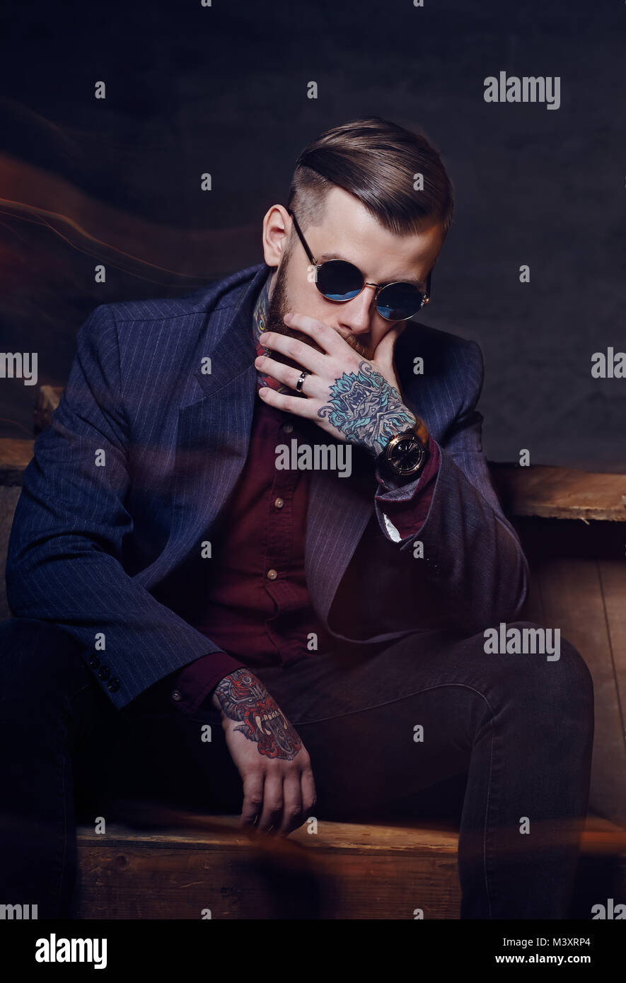Portrait of bearded man in sunglasses Stock Photo - Alamy