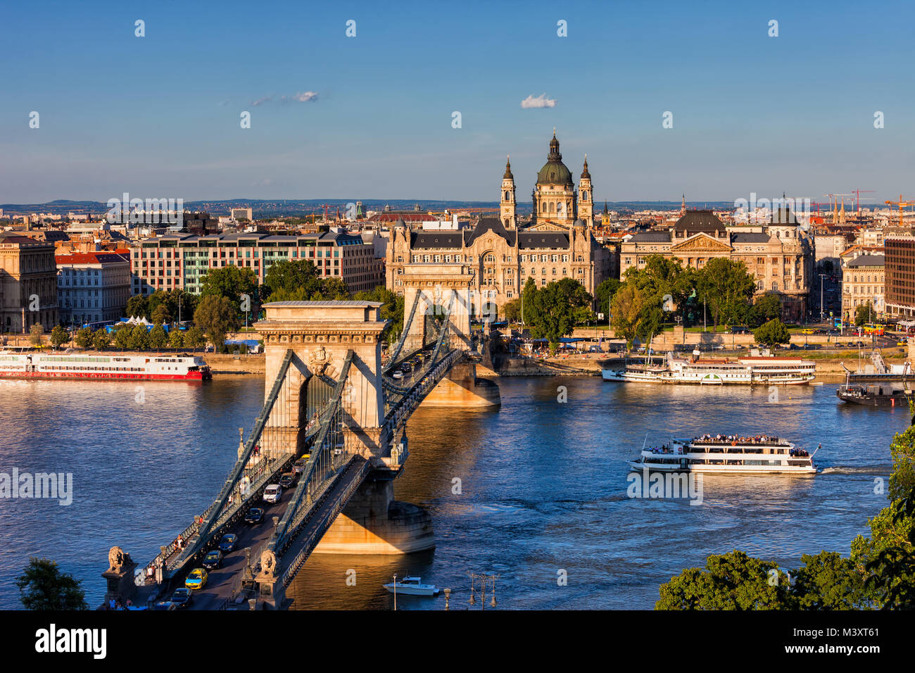 Budapest scenic cityscape at sunset with Chain Bridge on Danube River ...