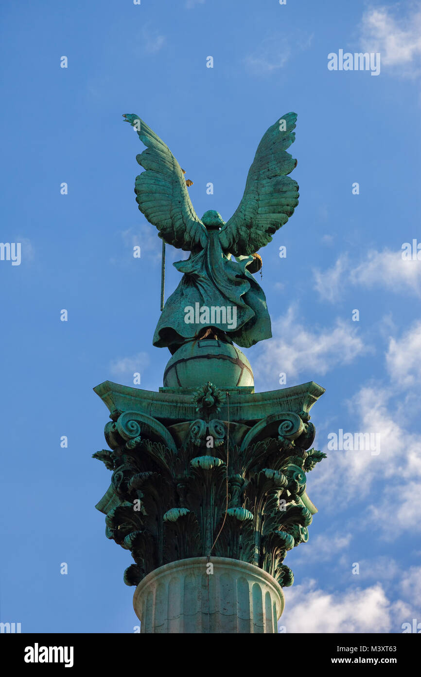 Gabriel archangel sculpture hi-res stock photography and images - Alamy