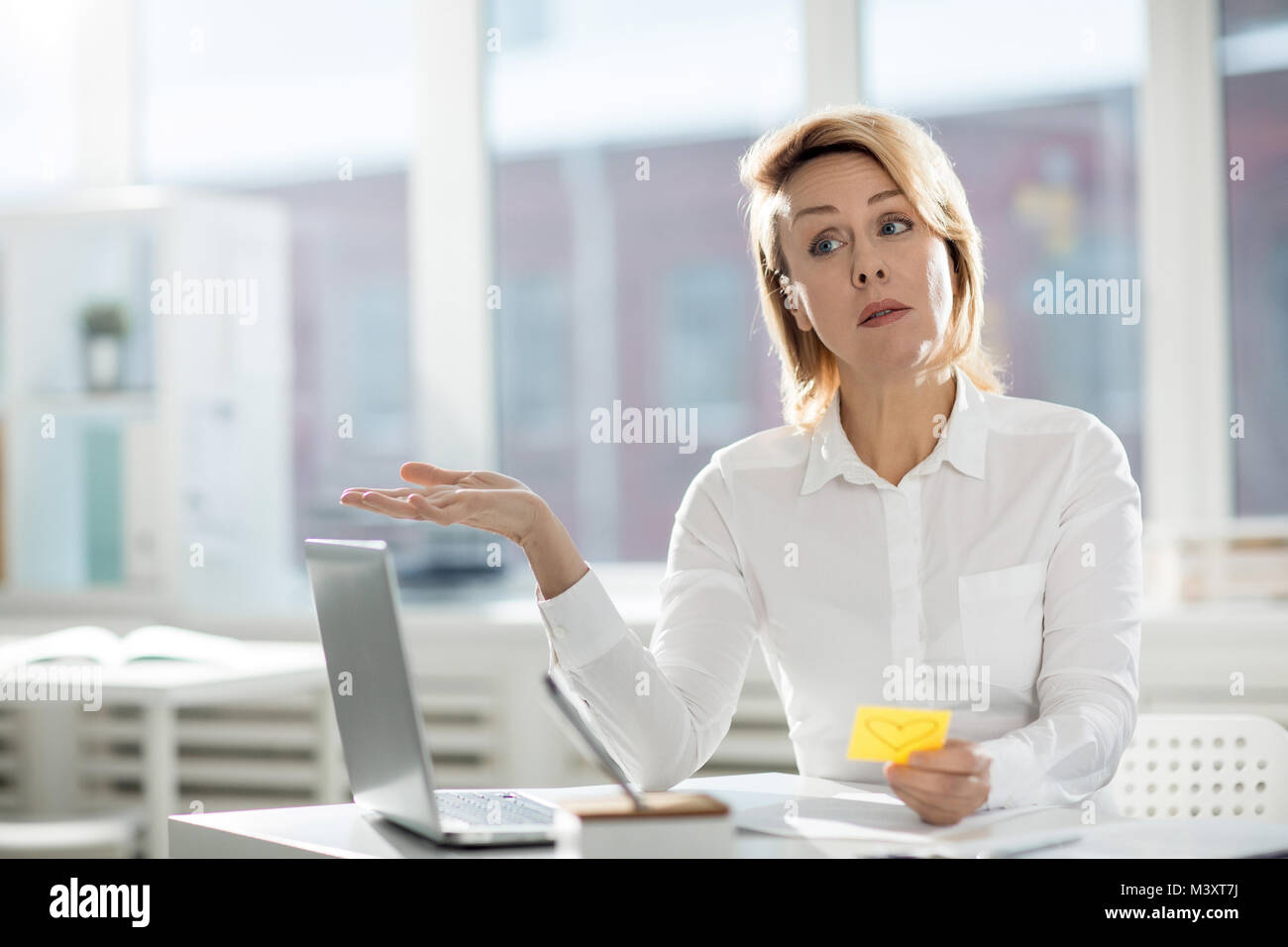 Perplexed person hi-res stock photography and images - Alamy