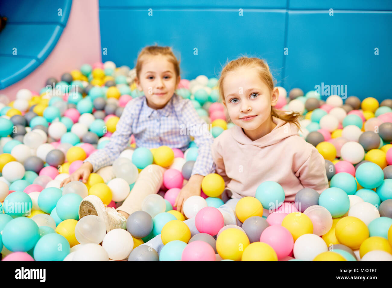 Bouncy ball room hi-res stock photography and images - Alamy