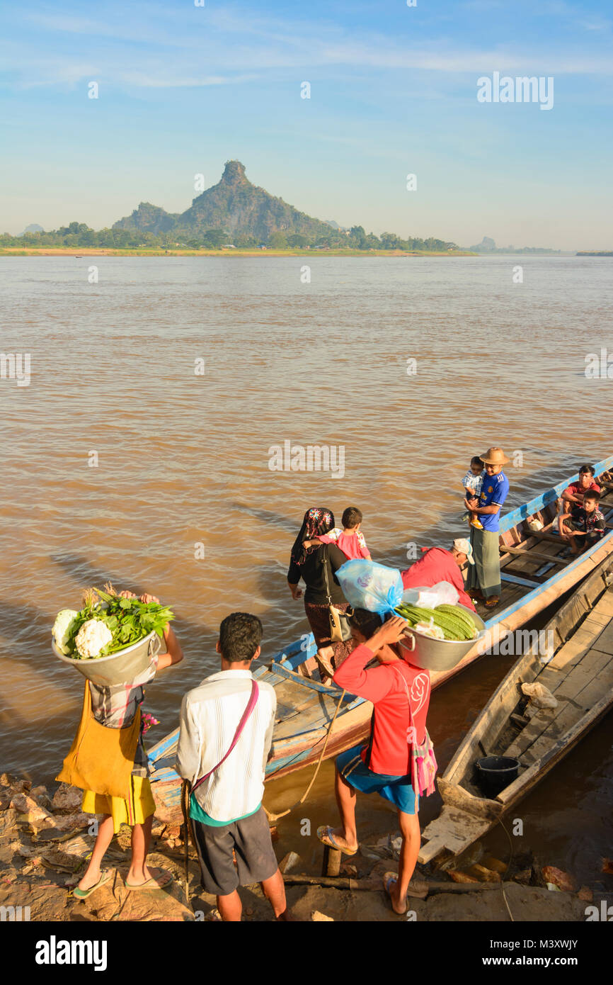 Hpa-An: Thanlwin (Salween) River, rocks, view to mount Hpan-Pu (Hpa-Pu ...