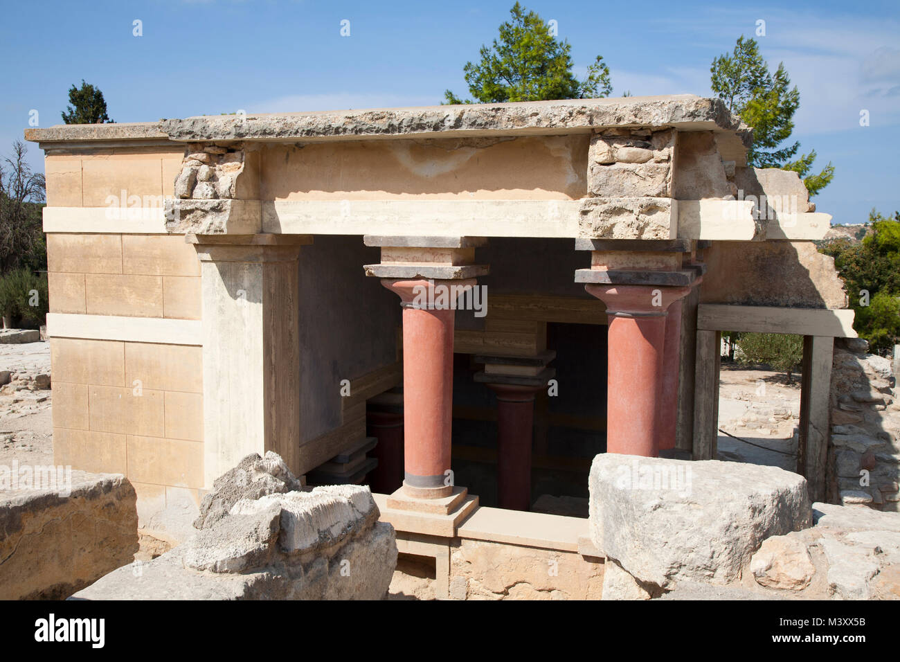 Halls of lustral basin, Knossos palace archaeological site, Crete ...