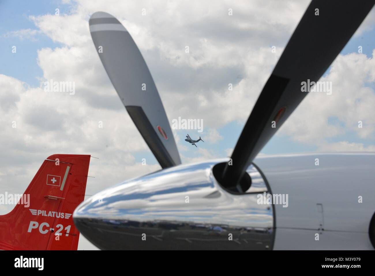 Aircraft, airport, airshow, Farnborough England Stock Photo - Alamy