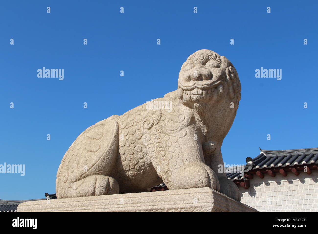 Gyeongbokgung Palace Statue High Resolution Stock Photography and ...