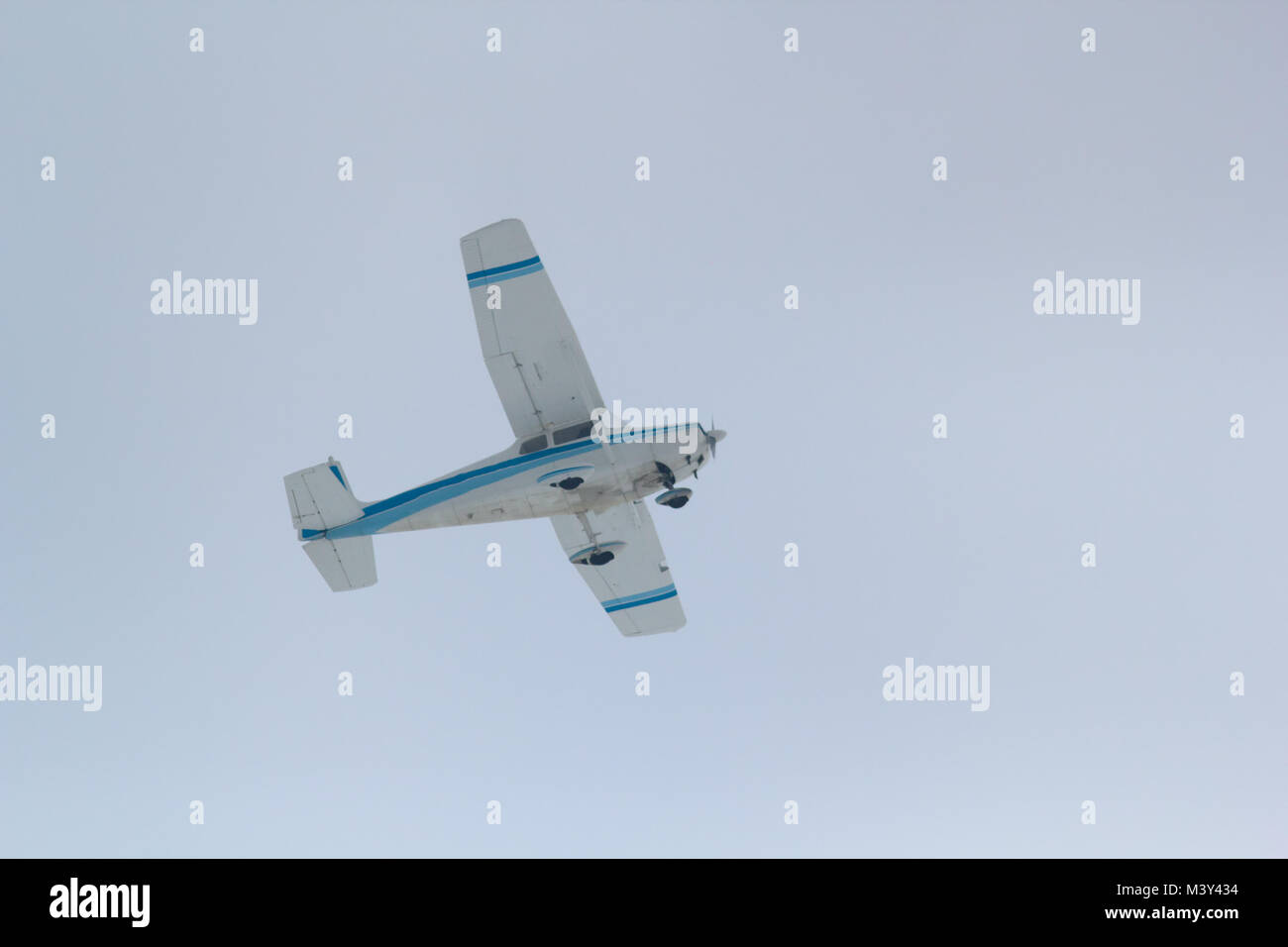 Sky flying means of transport hi-res stock photography and images - Alamy