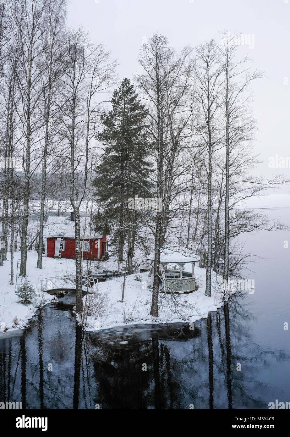 Bridge view cottage hi-res stock photography and images - Alamy
