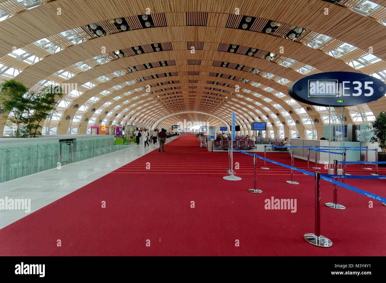 International departure area, Terminal 2E, Charles de Gaulle Airport ...