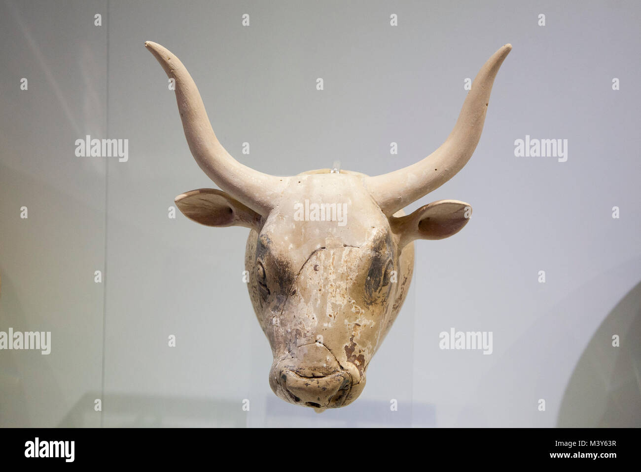 Greek rhyton hi-res stock photography and images - Alamy