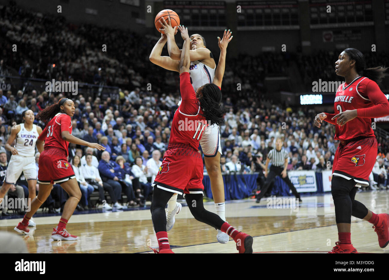 Uconn vs louisville 3 jpg hi-res stock photography and images - Alamy