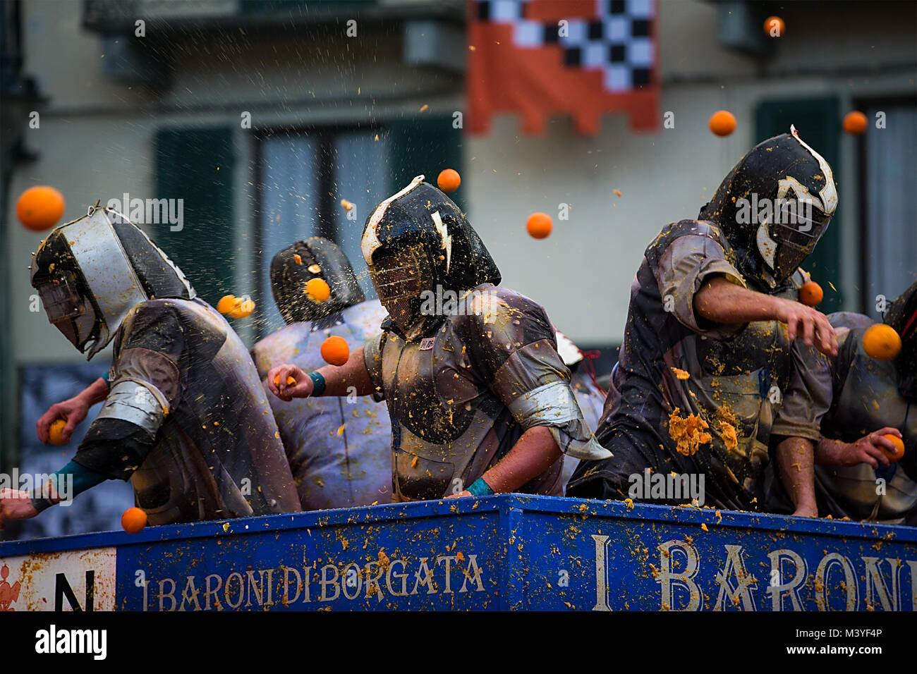 Team fight hi-res stock photography and images - Alamy